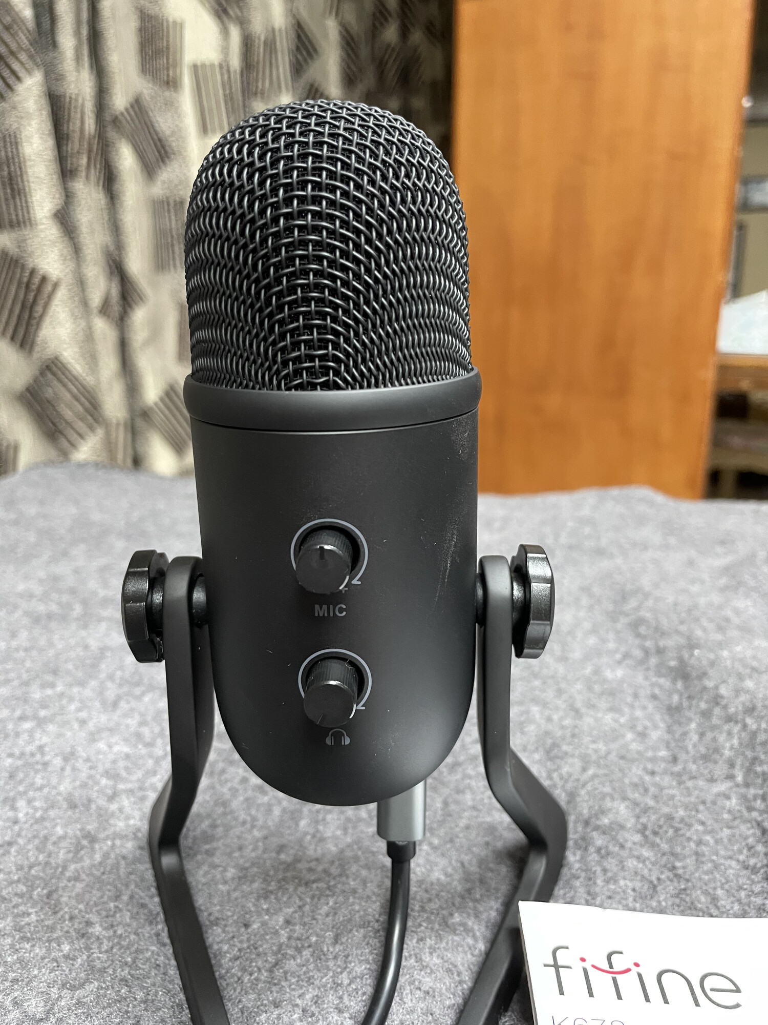 Fifine microphone for talks and calls online